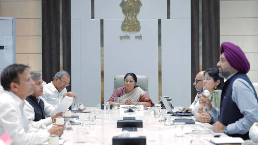 CM Rekha Gupta Reviews Development Projects Worth ₹3,786 Crore Across ...