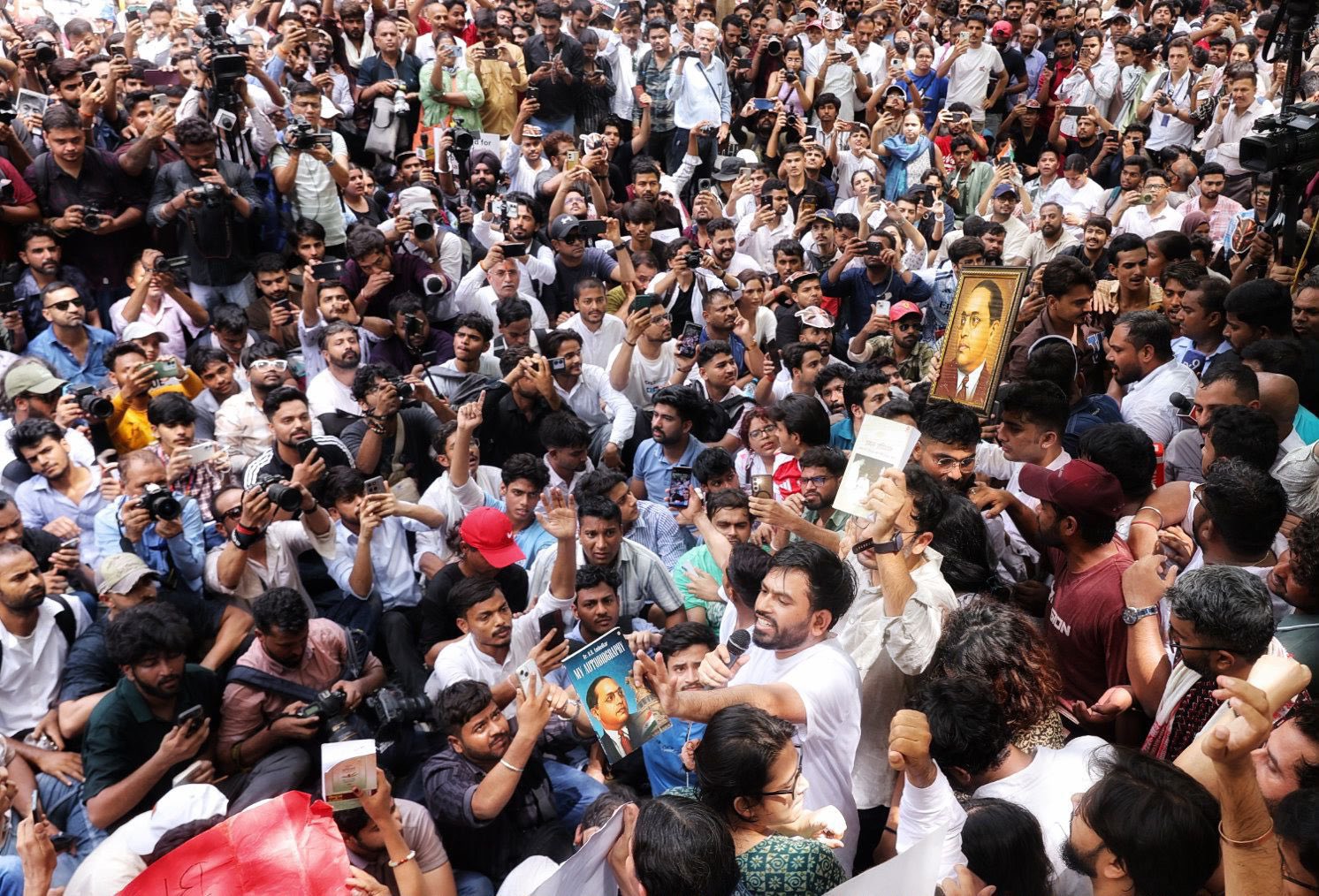Fadnavis Targets ‘Cockroach Janata Party’ Protest, Says Jantar Mantar ...